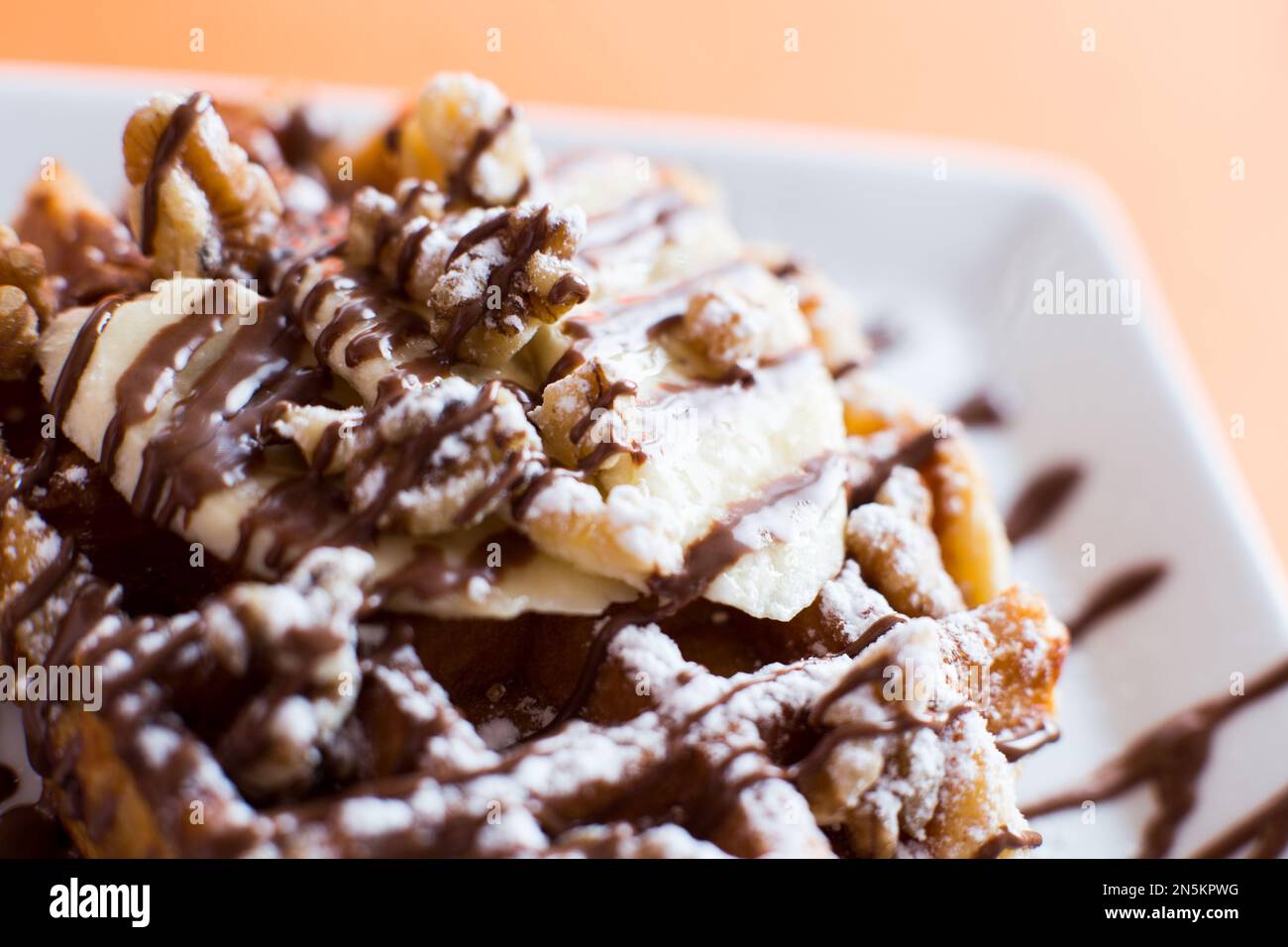 Una cialda, citata anche con le parole straniere cialda, cialda, cialda ...