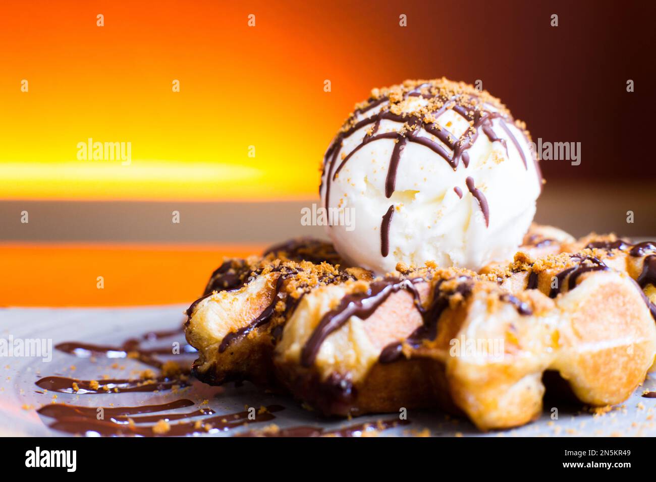 Una cialda, citata anche con le parole straniere cialda, cialda, cialda ...