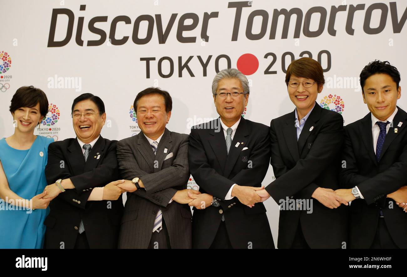 Tokyo Gov. Naoki Inose, third left, and Tokyo 2020 Olympic Bid ...