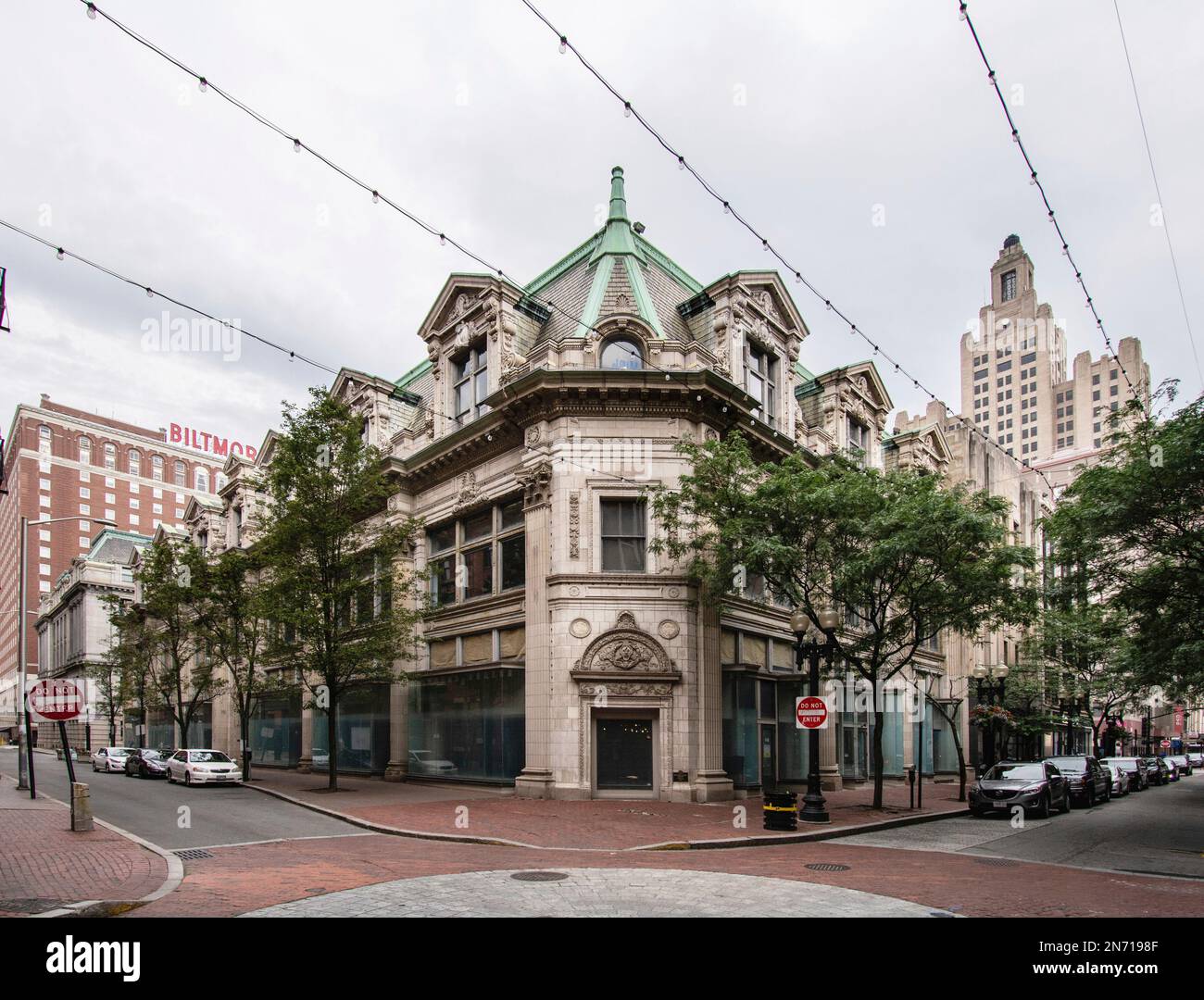 Provvidenza un edificio commerciale sulla via dello shopping di ...