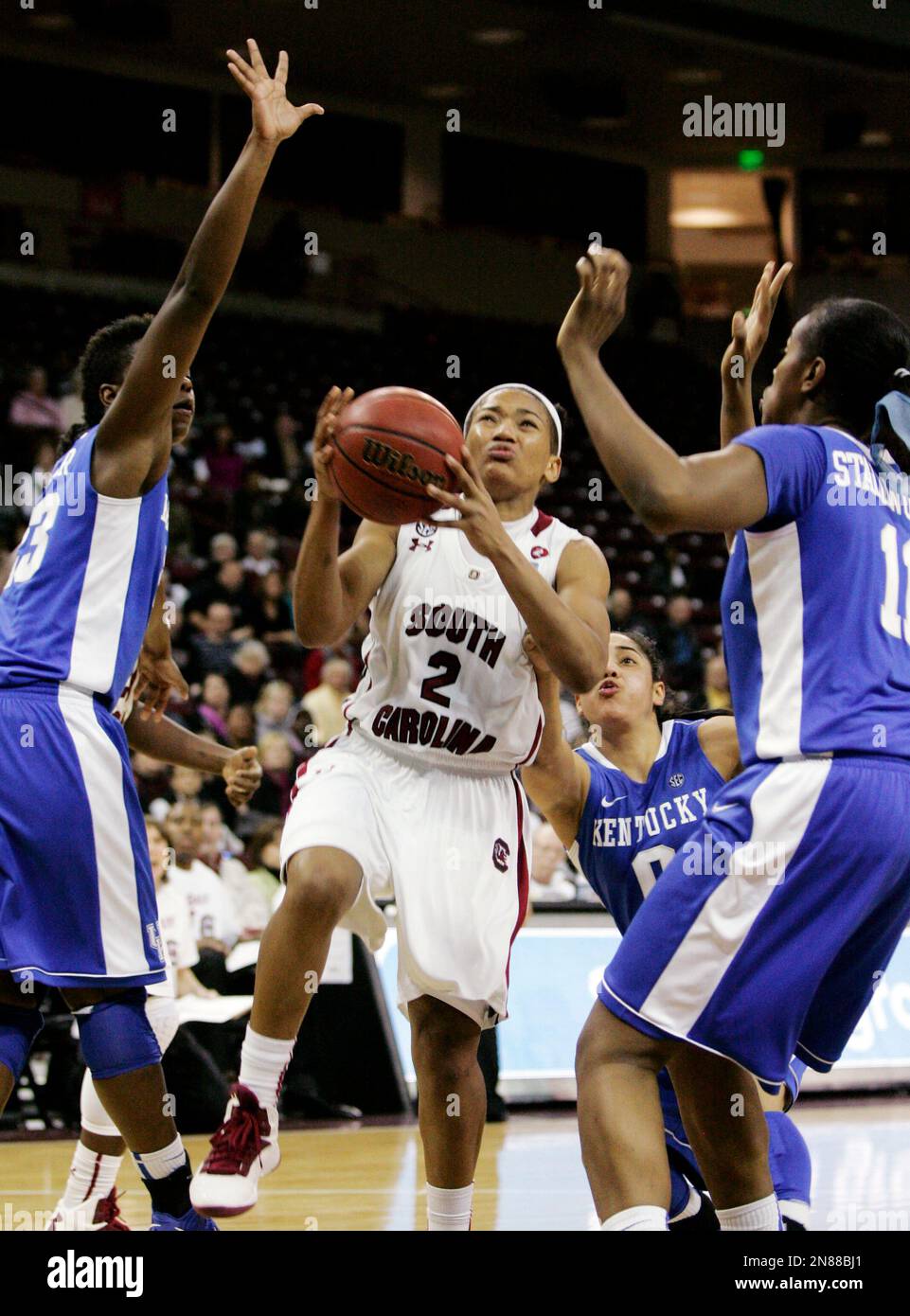South Carolina's Ieasia Walker (2) drives for the basket as Kentucky's ...