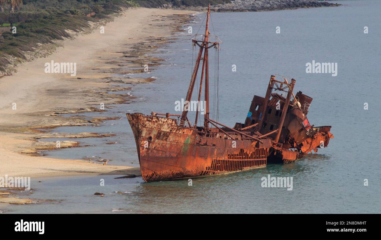 Ships shipwreck shipwrecks immagini e fotografie stock ad alta ...