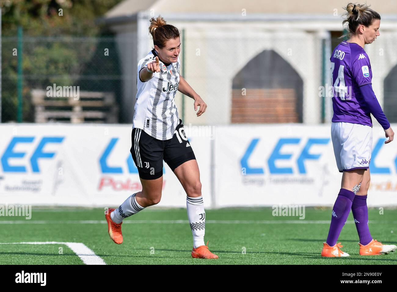 Cristiana Girelli (Juventus FC) festeggia dopo aver segnato un gol ...