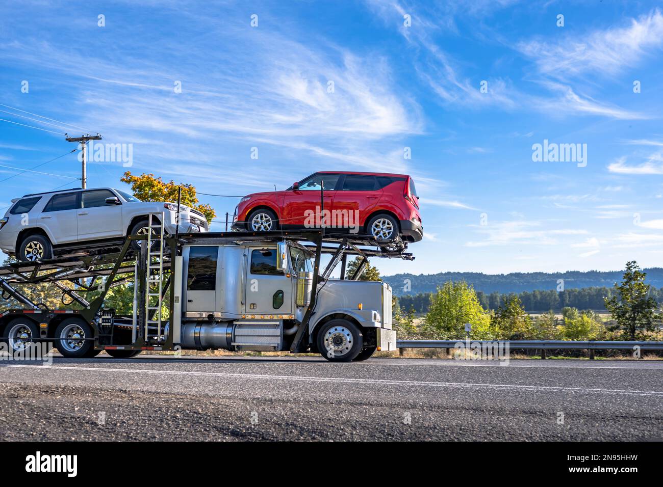 Rimorchio per il trasporto di auto immagini e fotografie stock ad alta ...