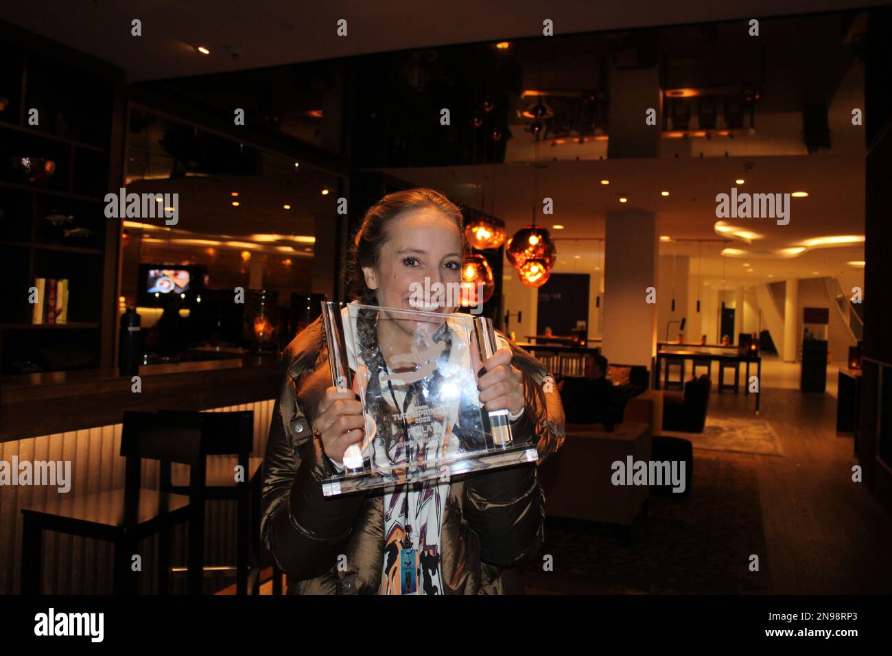 Laura Dahm nach der Fernsehshow 'RTL Turmspringen' aus der Schwimm- und ...