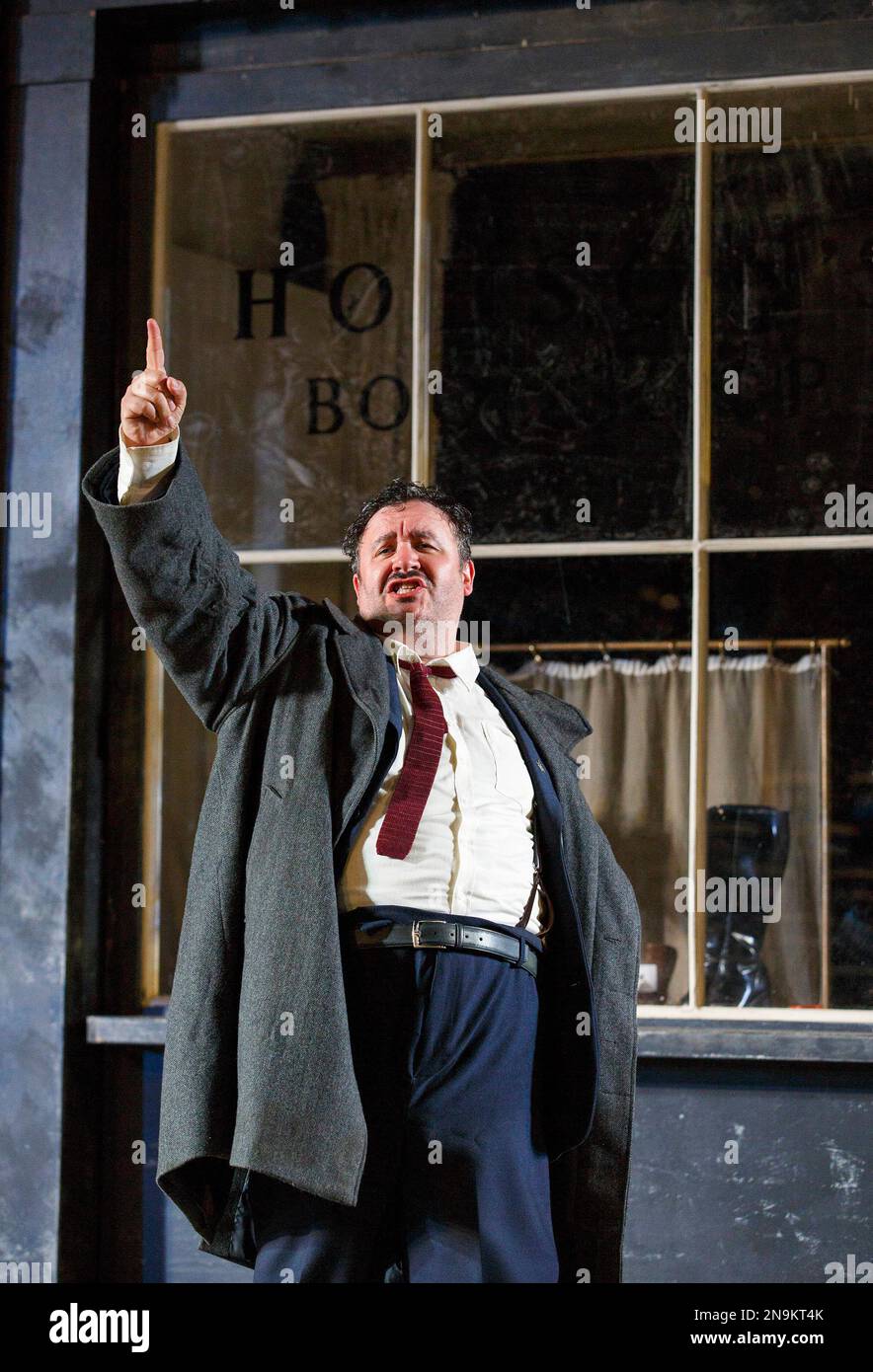 Mark Benton (Henry Horatio Hobson) a SCELTA DI HOBSON da Harold ...