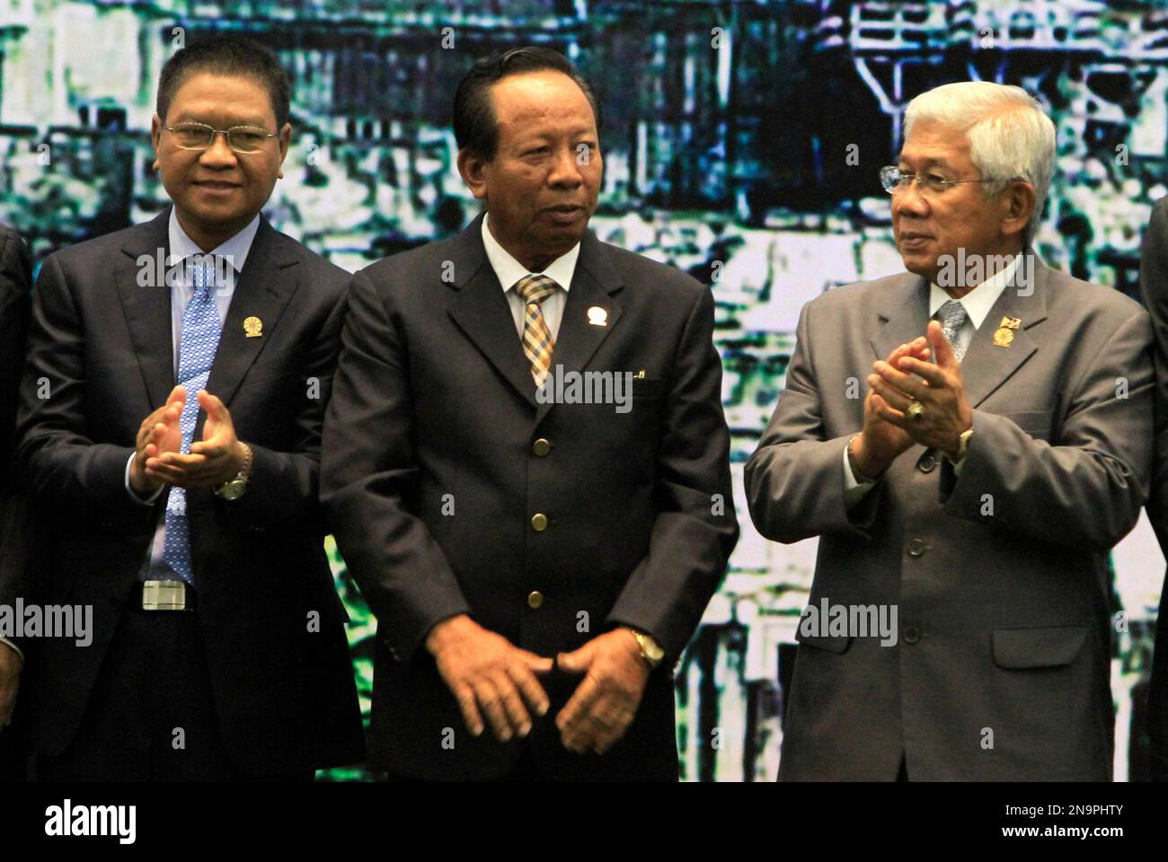 From left to right: ASEAN defense ministers, Myanmar's Gen. Hla Min ...