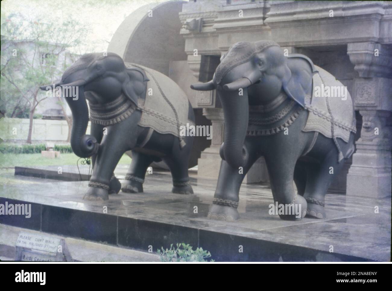 Il Valluvar Kottam, situato a Chennai, è uno di questi monumenti ...
