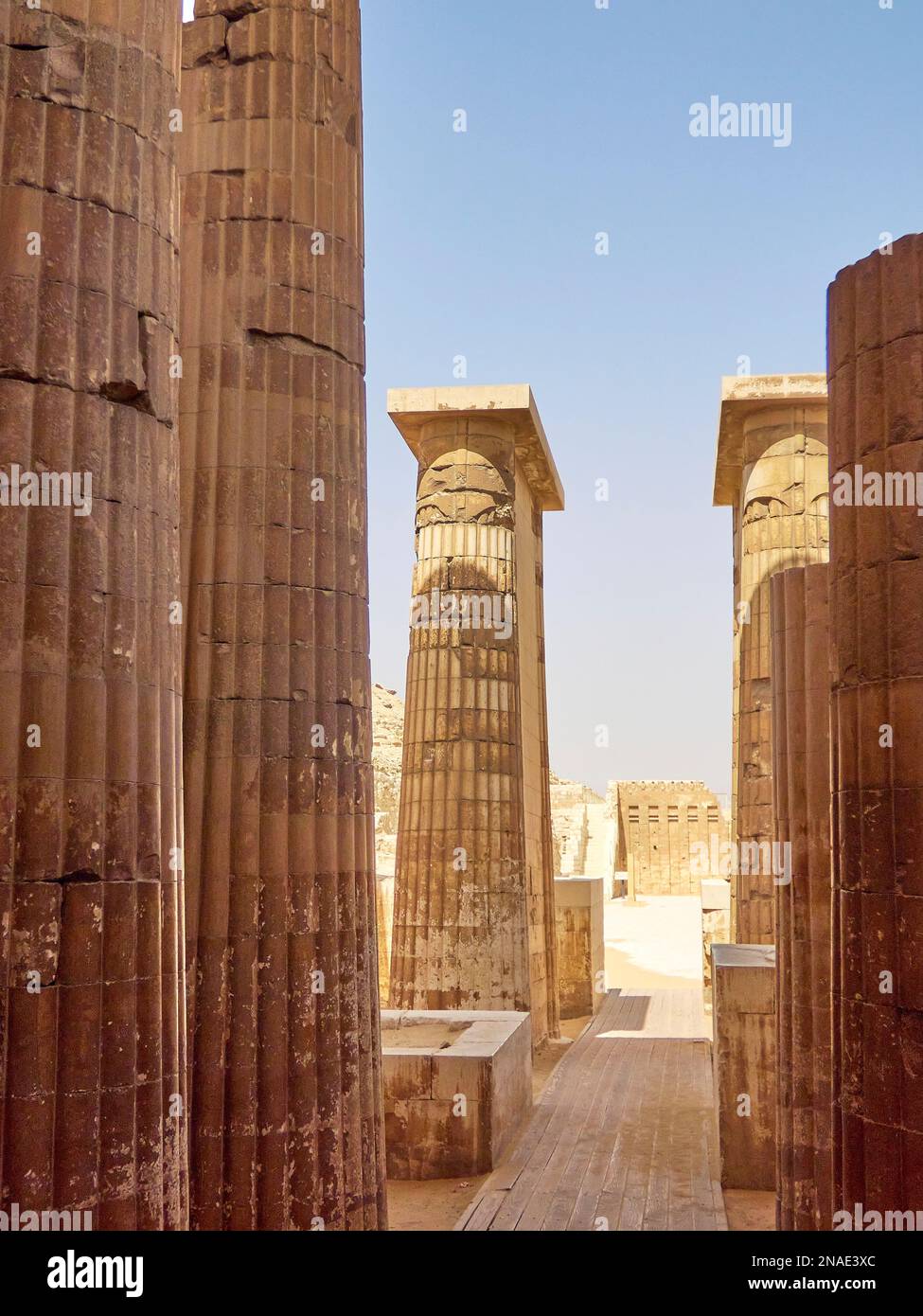 Vista della piramide a gradoni del faraone djoser immagini e fotografie ...