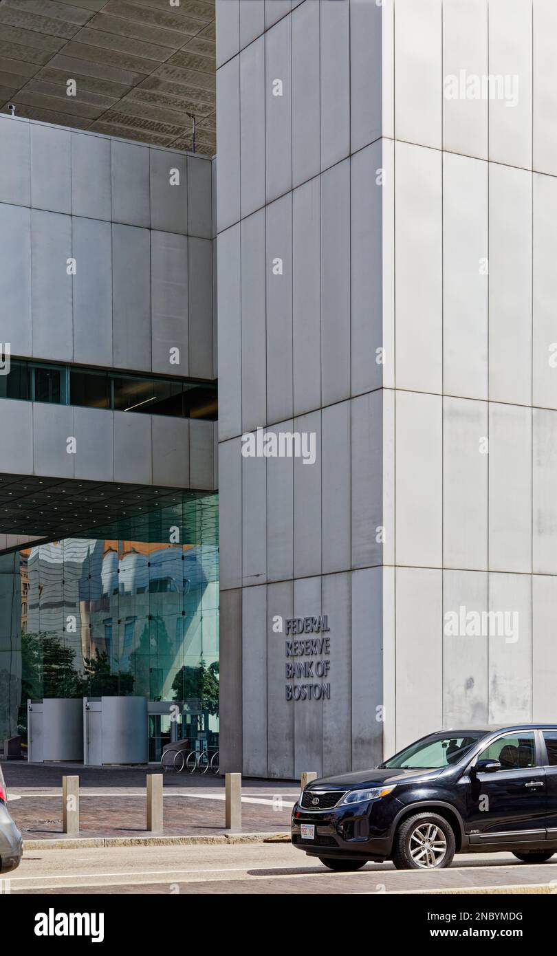La Federal Reserve Bank di Boston è una torre in alluminio e vetro ...