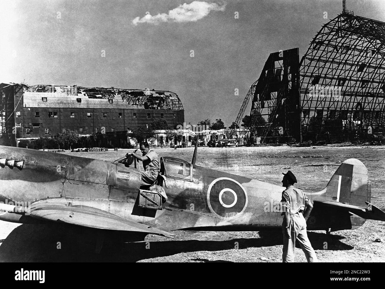 Britain's Desert Air Force Air Vice Marshal Harry Broadhurst visited ...