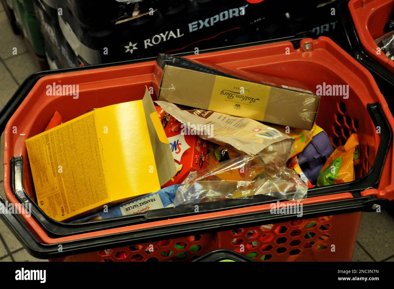 Copenhagen/Danimarca/14 Febbraio 2023/ gonfiamenti e prezzi elevati dei ...