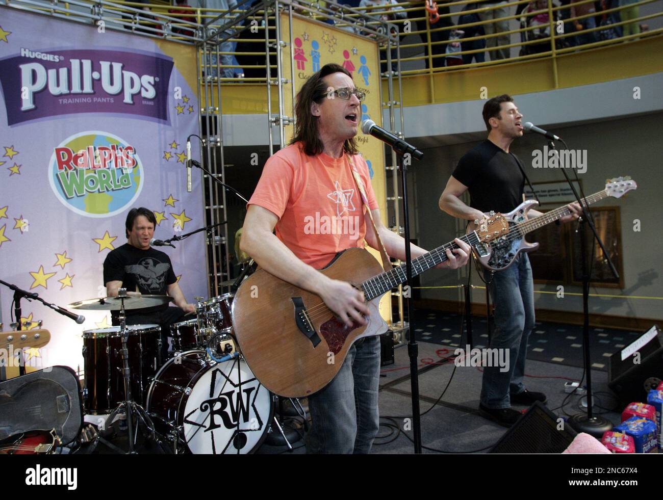 Singer Ralph performs at the Children's Museum in Indianapolis ...