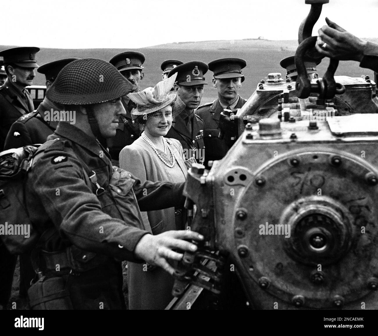 Britain's King George VI, second right, and Queen Elizabeth paid a ...