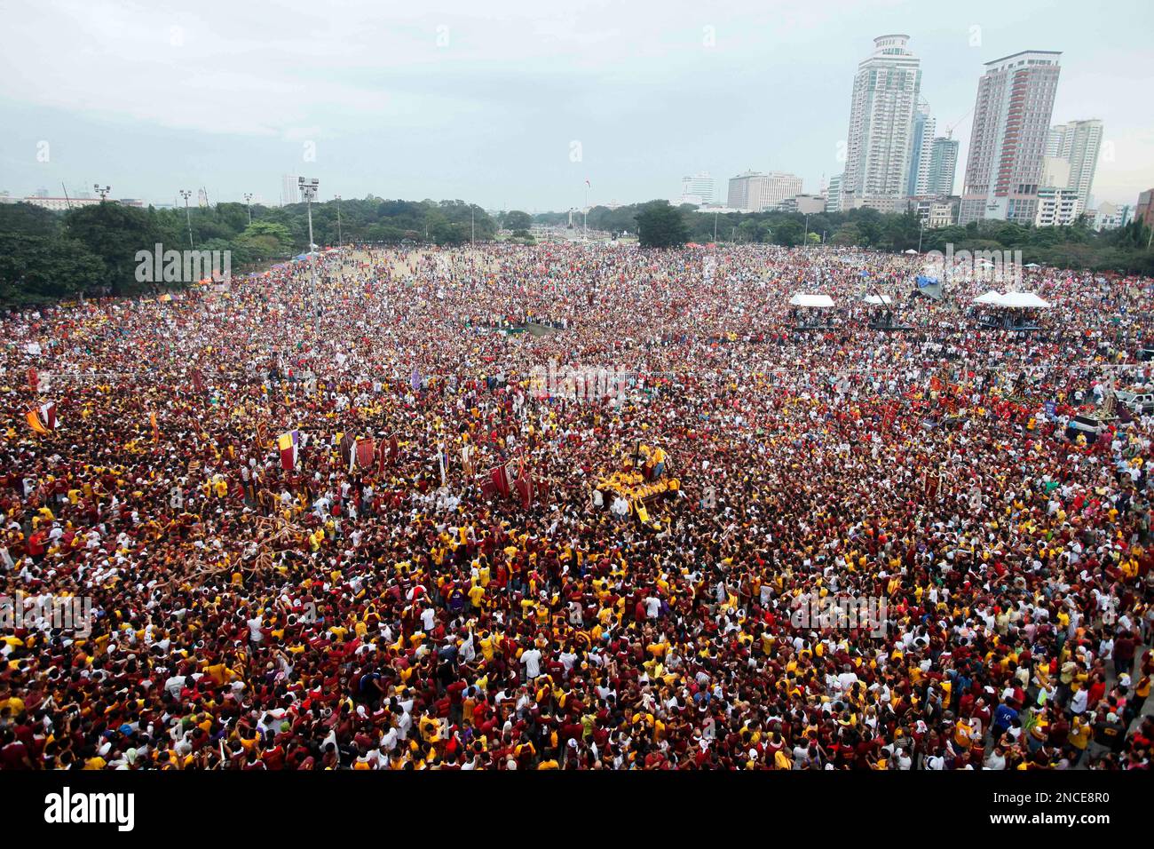 A mammoth crowd of Filipino Catholic devotees troop to Manila's Rizal ...