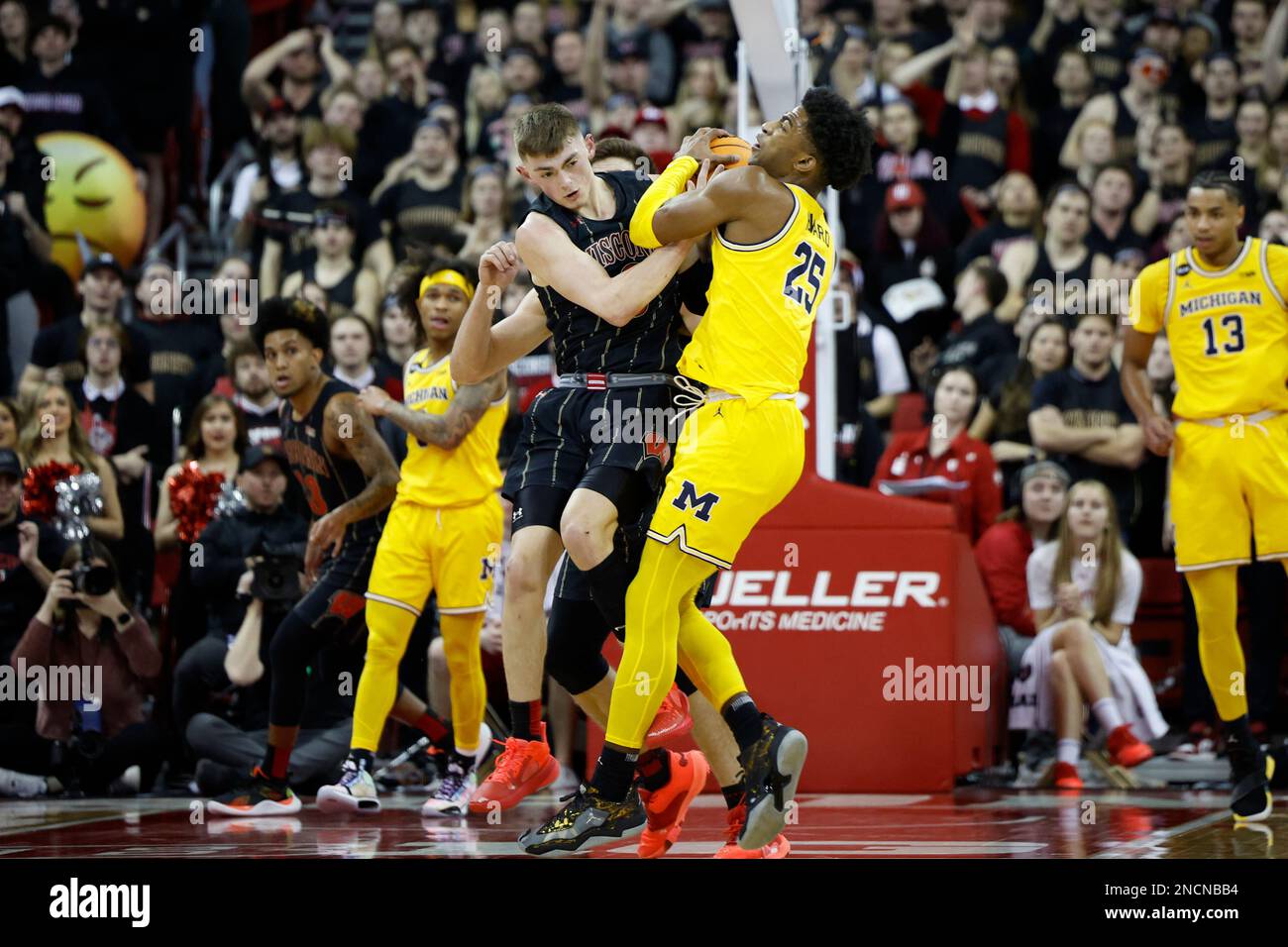 14 febbraio 2023: La guardia dei tassi del Wisconsin Connor Essegian (3 ...