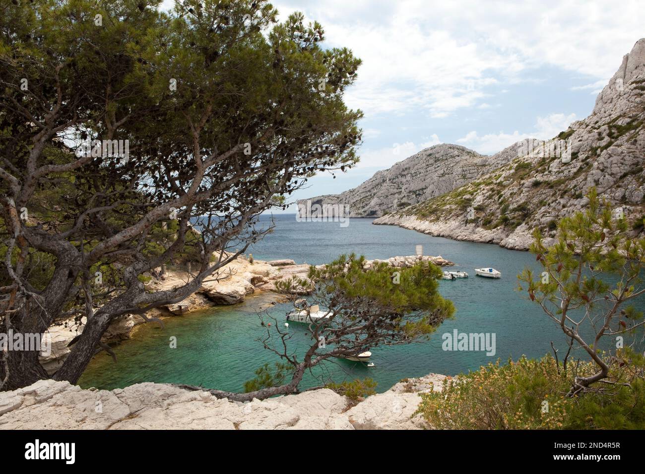 Les calanques de marseille immagini e fotografie stock ad alta ...