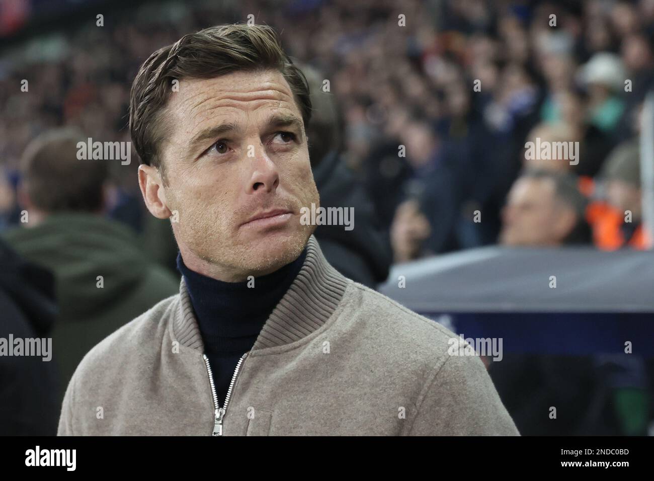 Scott Parker, allenatore capo del club, ha illustrato all'inizio di una ...