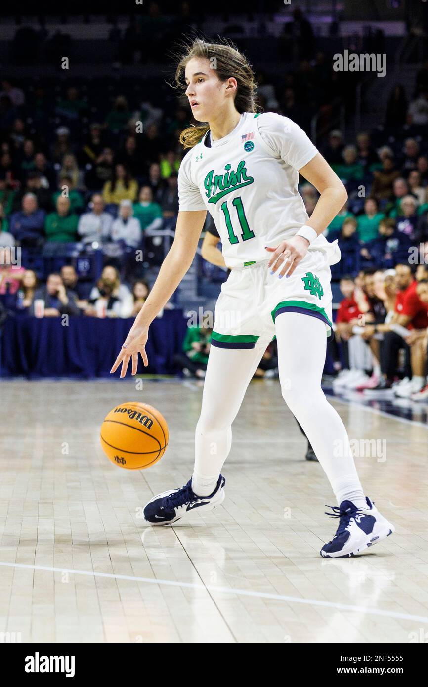 16 febbraio 2023: La guardia di Notre Dame Sonia Citron (11) sbatte la ...