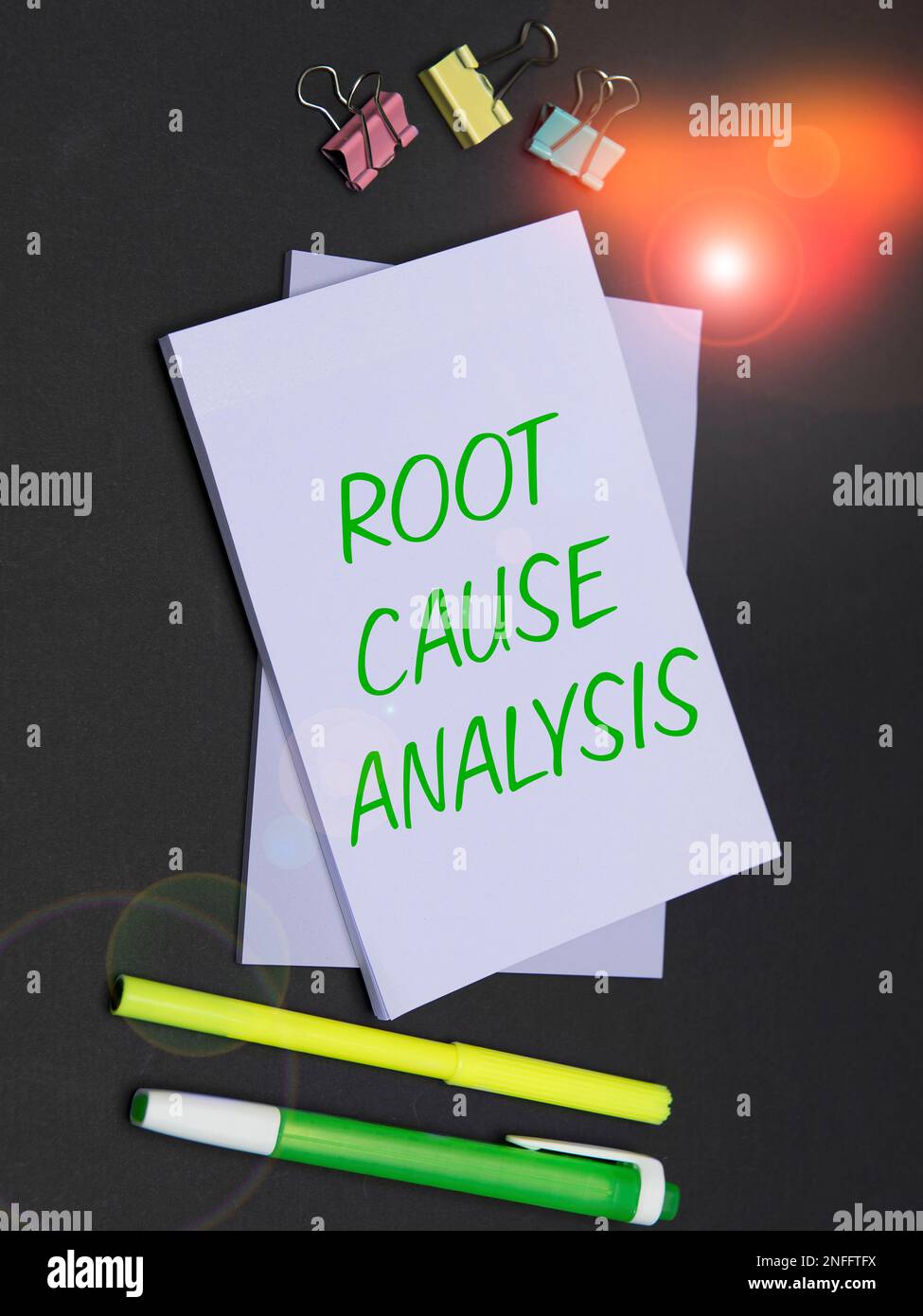 Scrittura a mano segno Root cause Analysis (analisi della causa ...