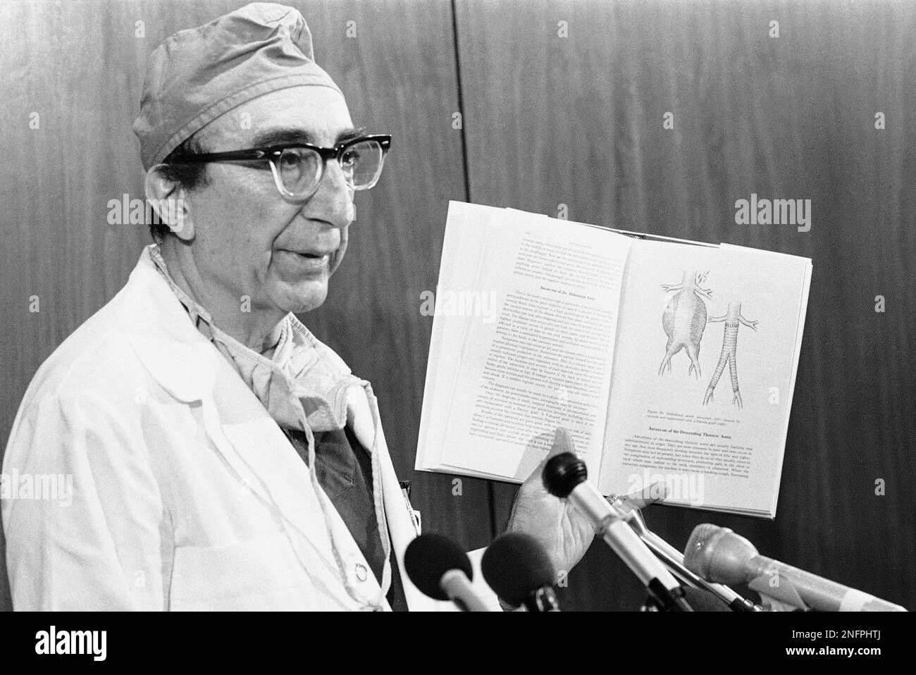 Famed Houston cardiovascular surgeon Dr. Michael DeBakey shows drawing ...