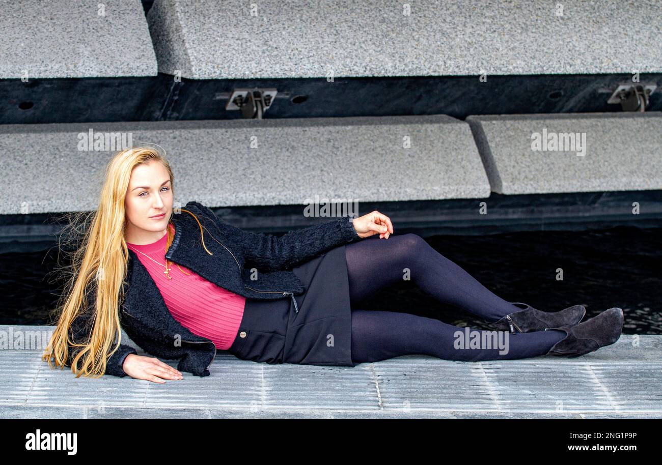 Donna bionda a dundee immagini e fotografie stock ad alta risoluzione ...