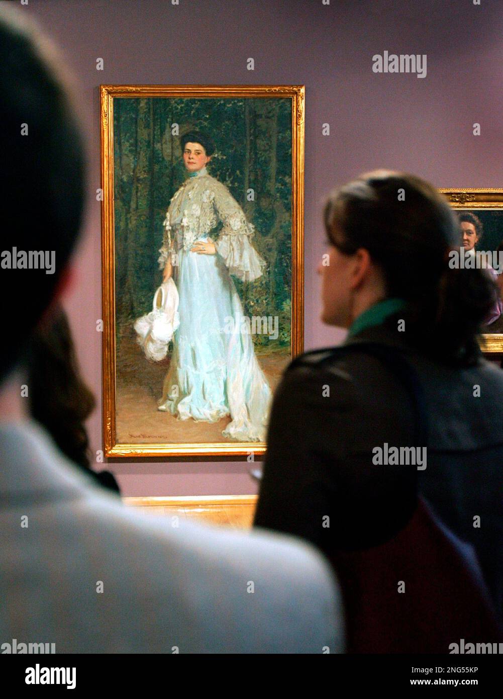 ** TO GO WITH FRANCIA MONET GIVERNY ** Visitors watch a 1904 portrait ...