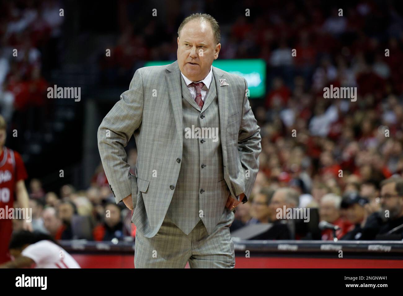 18 febbraio 2023: Greg Gard, allenatore capo dei tassi del Wisconsin ...