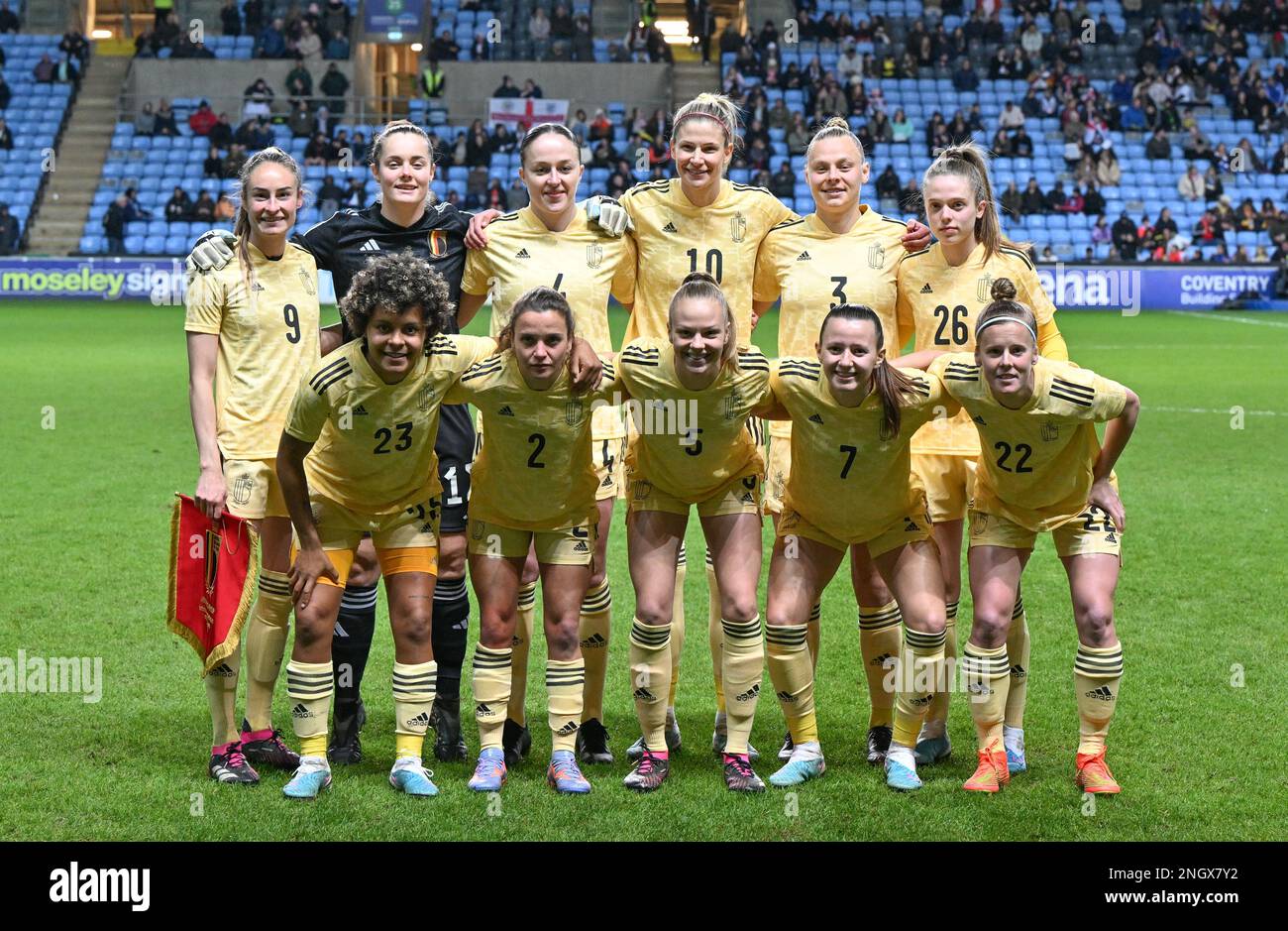 Coventry, Regno Unito. 19th Feb, 2023. Giocatori belgi con Tessa ...