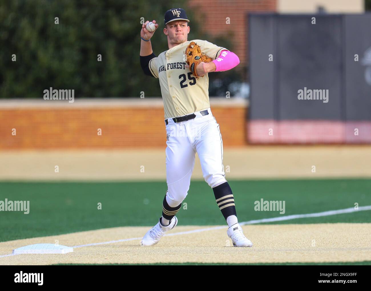 19 febbraio 2023: Il giovane Brock Wilken (25) della Wake Forest ...
