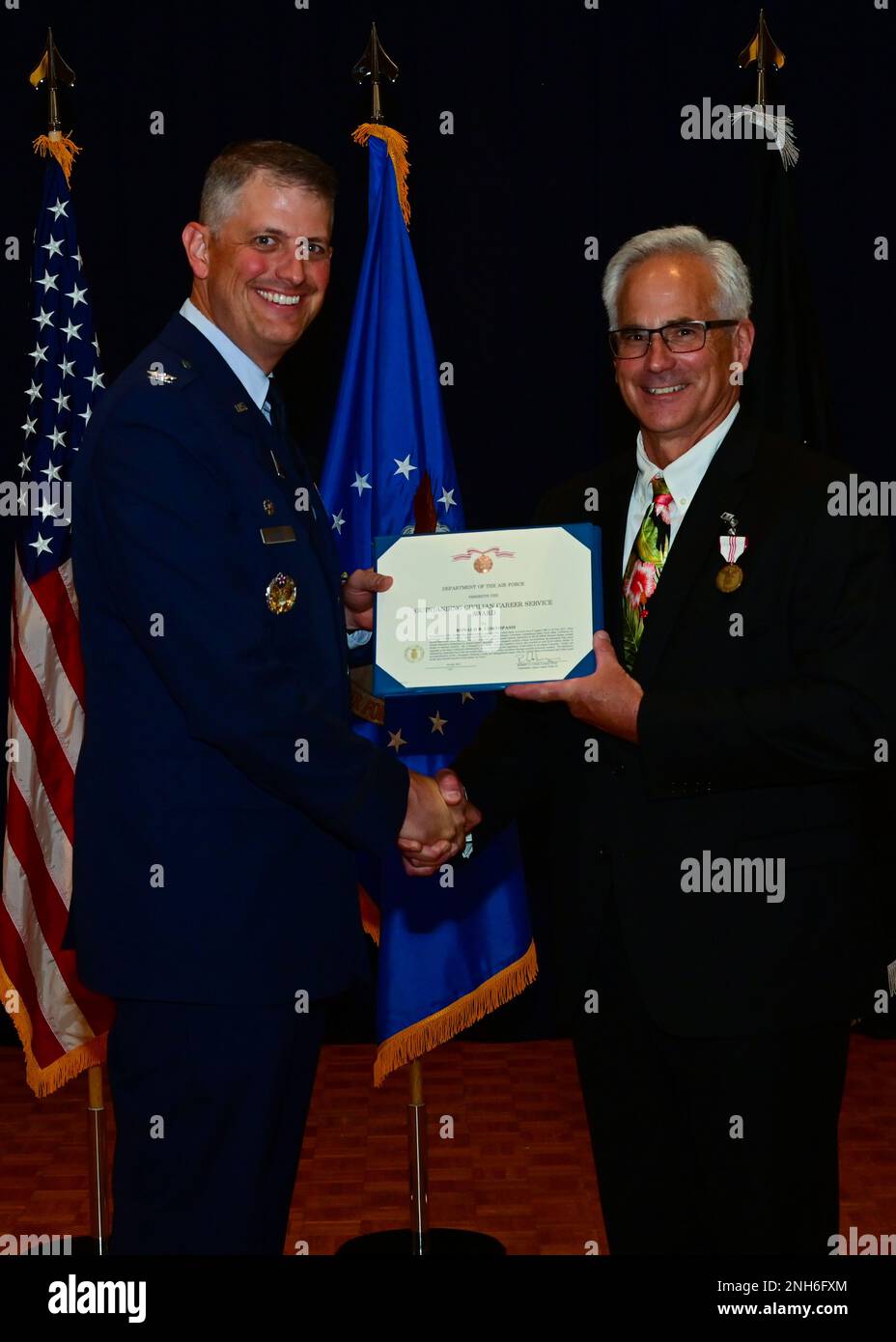 Robert Long, comandante del lancio spaziale Delta 30, ha presentato ...