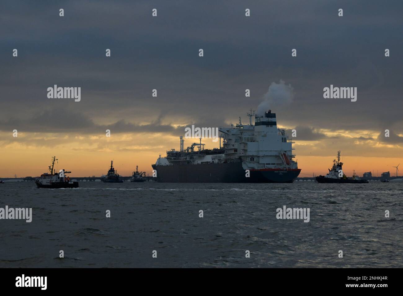 Floating Storage Regasification Unit (FSRU) ship "Hoegh Esperanza" is ...