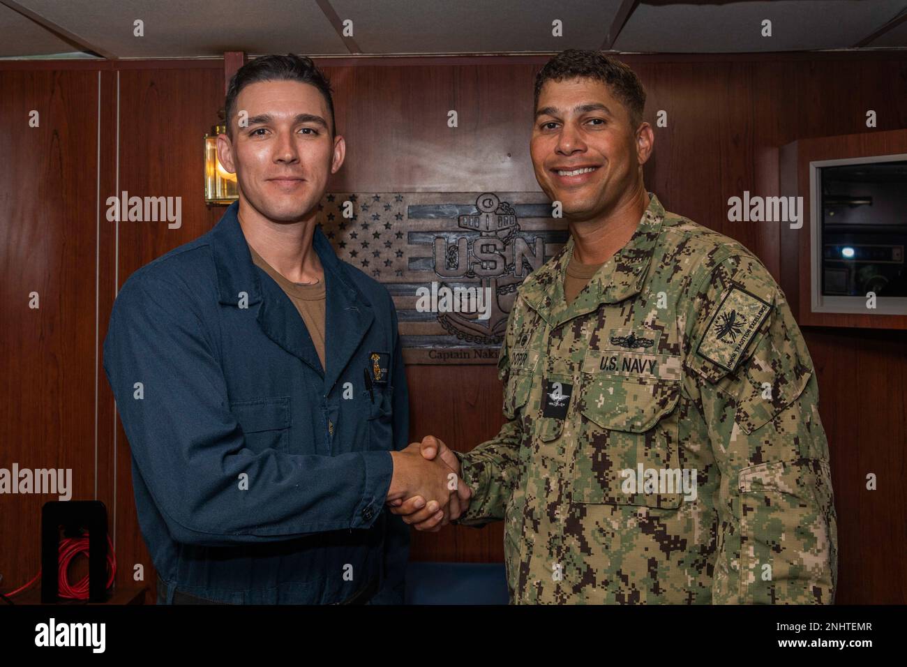 Uss wasp commanding officer immagini e fotografie stock ad alta ...