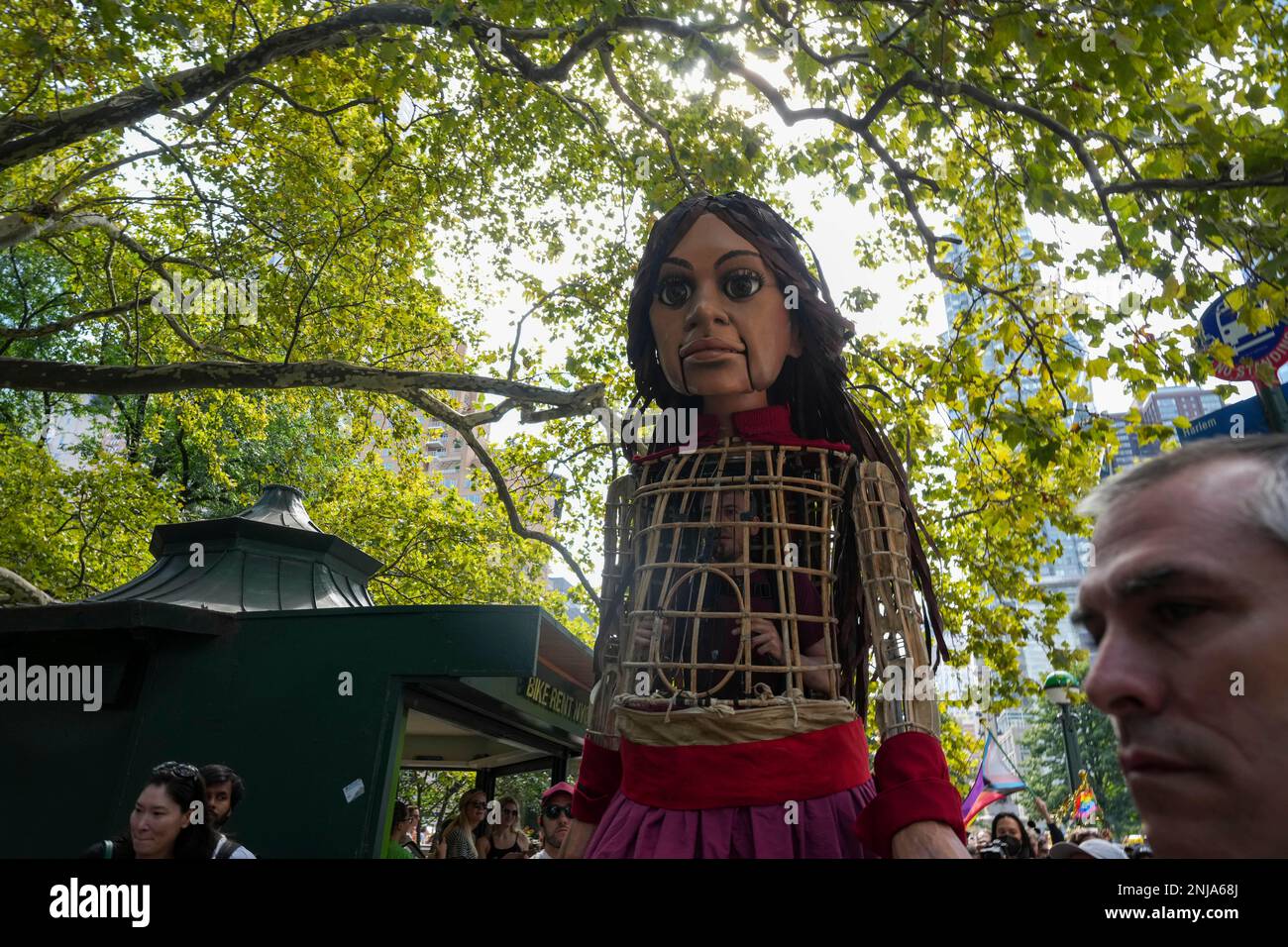 Photo by: John Nacion/STAR MAX/IPx 2022 9/17/22 The 12-foot puppet ...