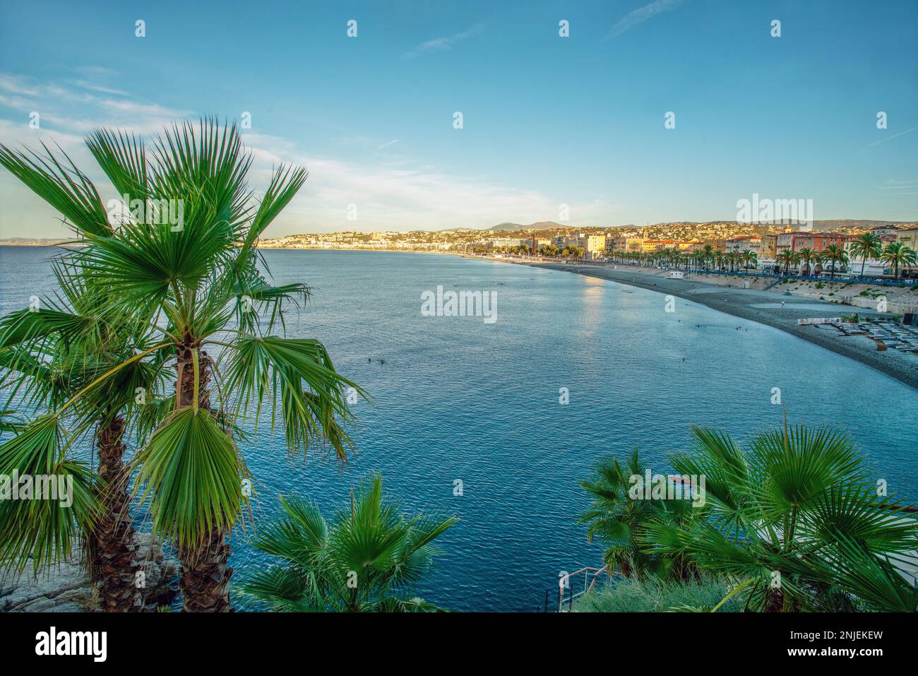 La mattina si può ammirare una vista meravigliosa su Nizza. Diverse ...