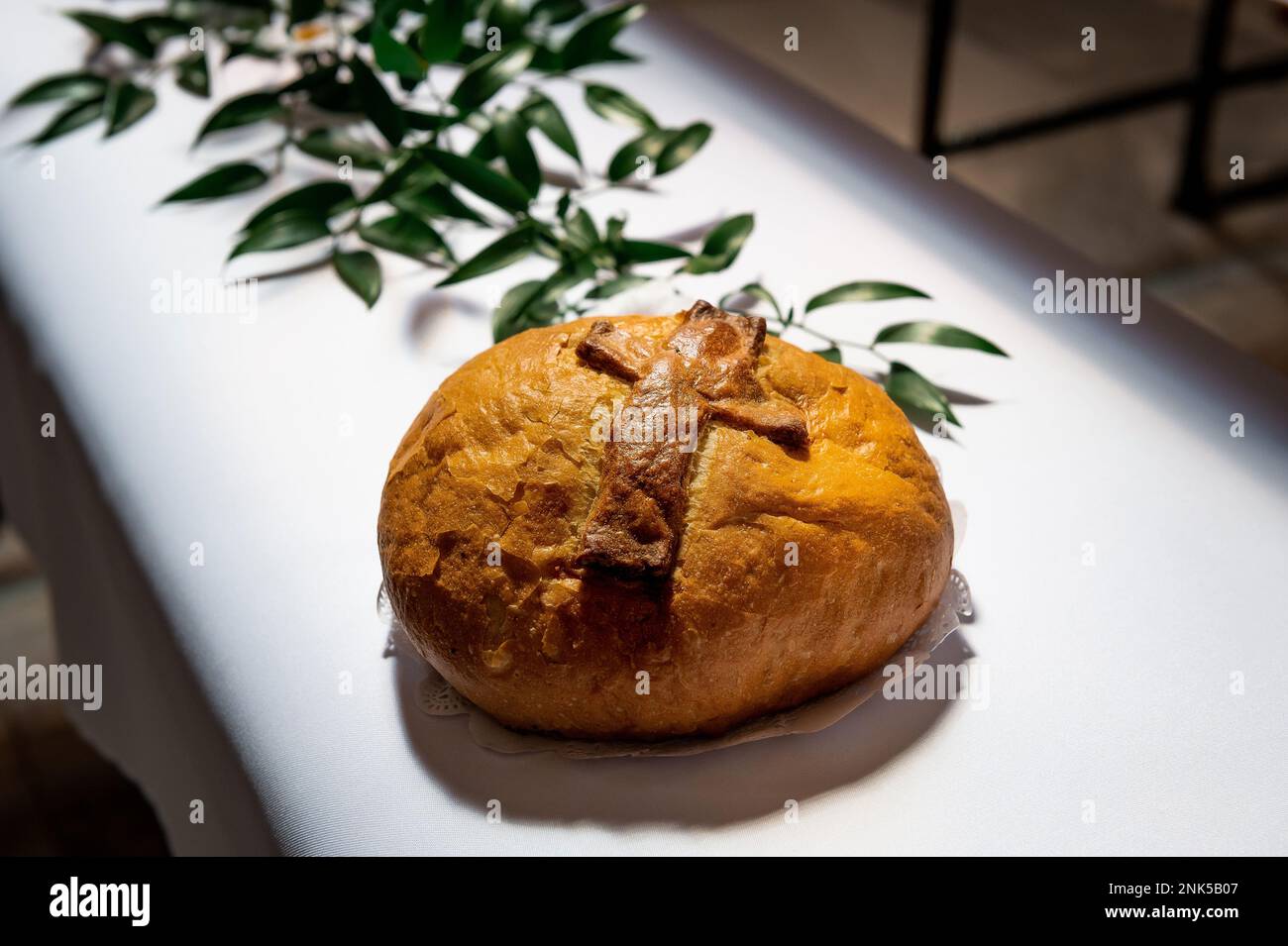 Simbolo religioso della prima santa comunione immagini e fotografie ...