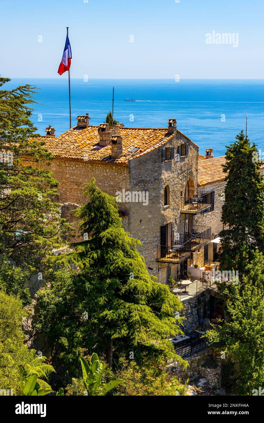 Eze, Francia - 1 agosto 2022: Chateau Eza hotel sul pendio della ...