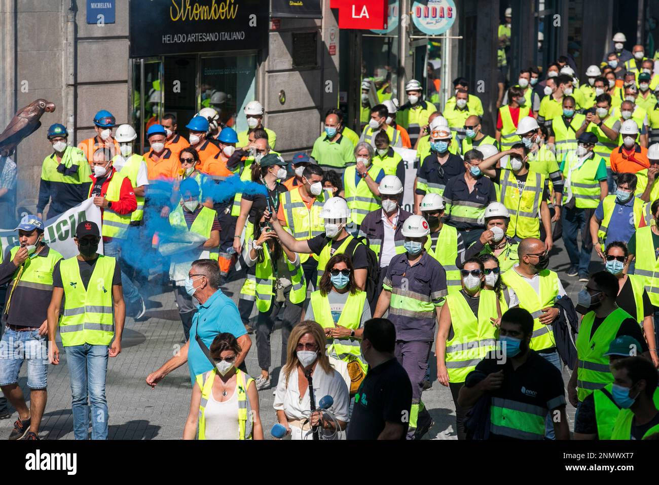Several Ence workers walk the streets to protest against the closure of ...