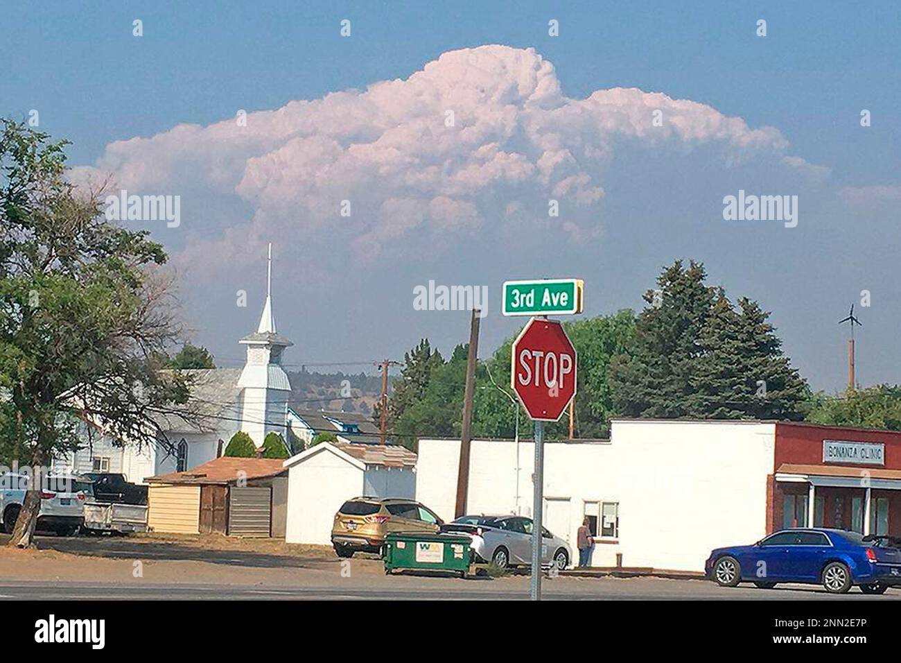 In this photo provided by the Bootleg Fire Incident Command, smoke from ...