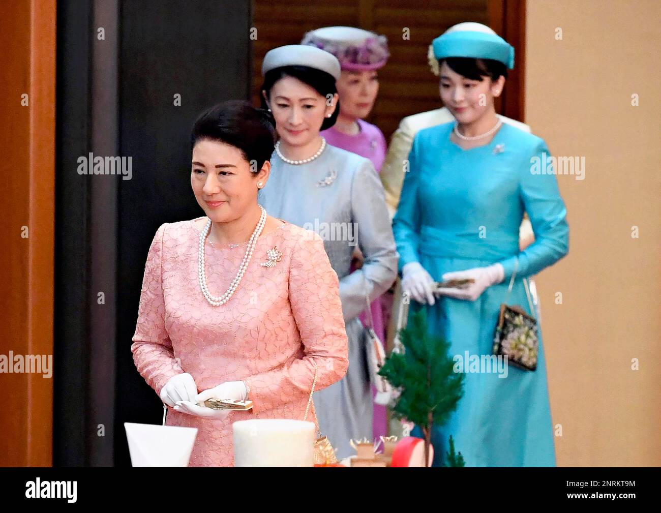 Japan's Empress Masako, Crown Princess Kiko and Princess Mako of ...