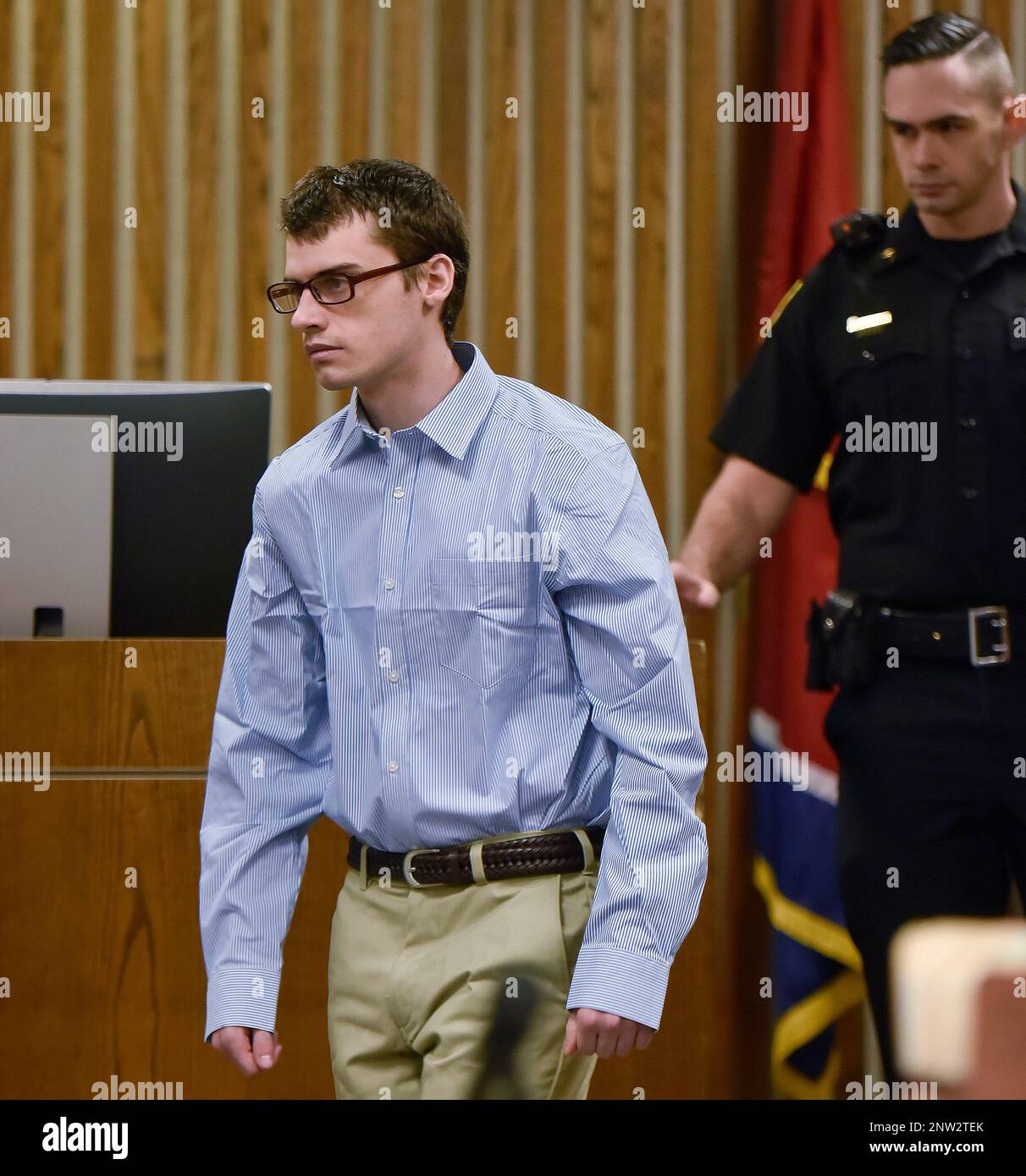 Robert Seth Denton enters the courtroom Tuesday, Jan. 15, 2018, in ...
