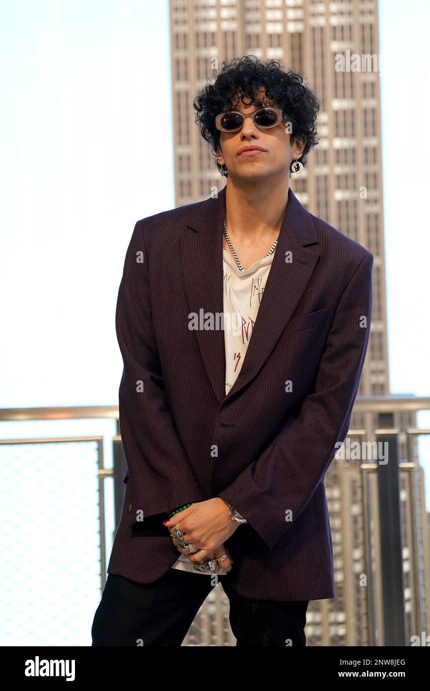 Sebastian Chacon in un'apparizione pubblica per DAISY JONES & THE SIX ...