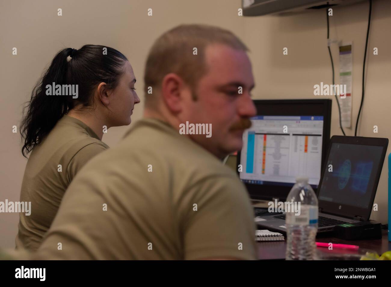 STATI UNITI Air Force Airman 1st Class Reyna Matye, 366th Logistic ...