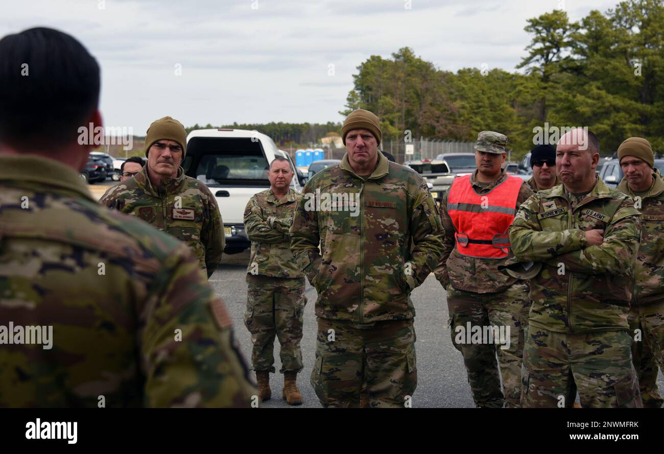 STATI UNITI Air Force col. William Gutermuth, 514th Air Mobility Wing ...