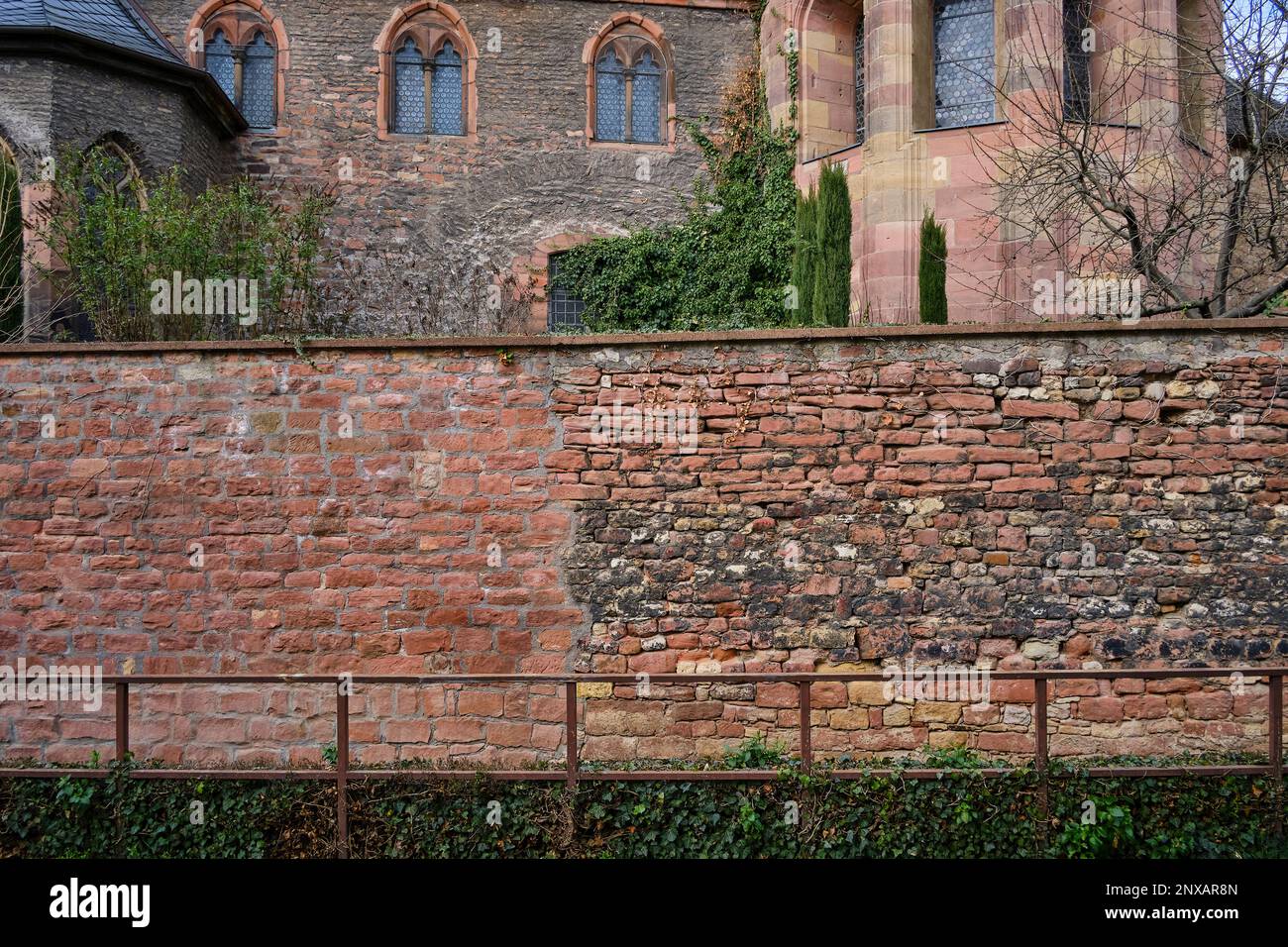 Muro dell'abside immagini e fotografie stock ad alta risoluzione - Alamy