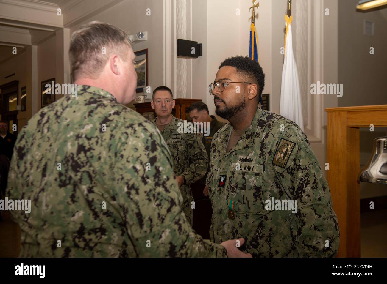 GRANDI LAGHI, il. Jason Williamson, ufficiale comandante della Naval ...