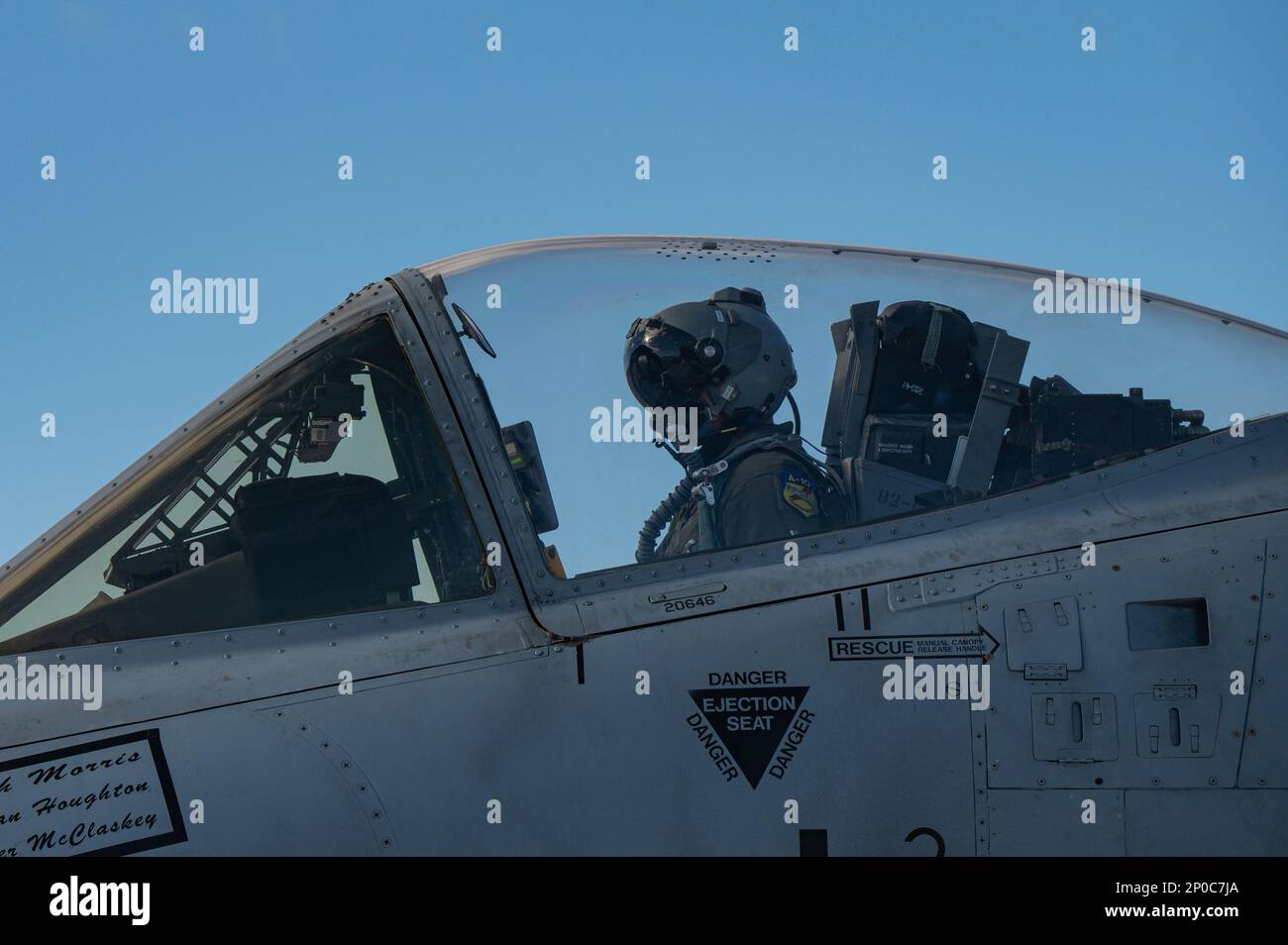 Un pilota Thunderbolt II a-10C, assegnato allo Squadron Fighter 354th ...