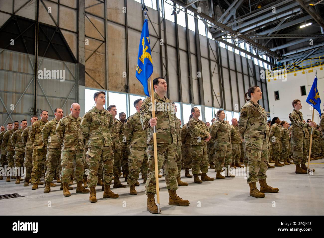 STATI UNITI Michael D. Dumas assume l'autorità della 121st Air Refuging ...