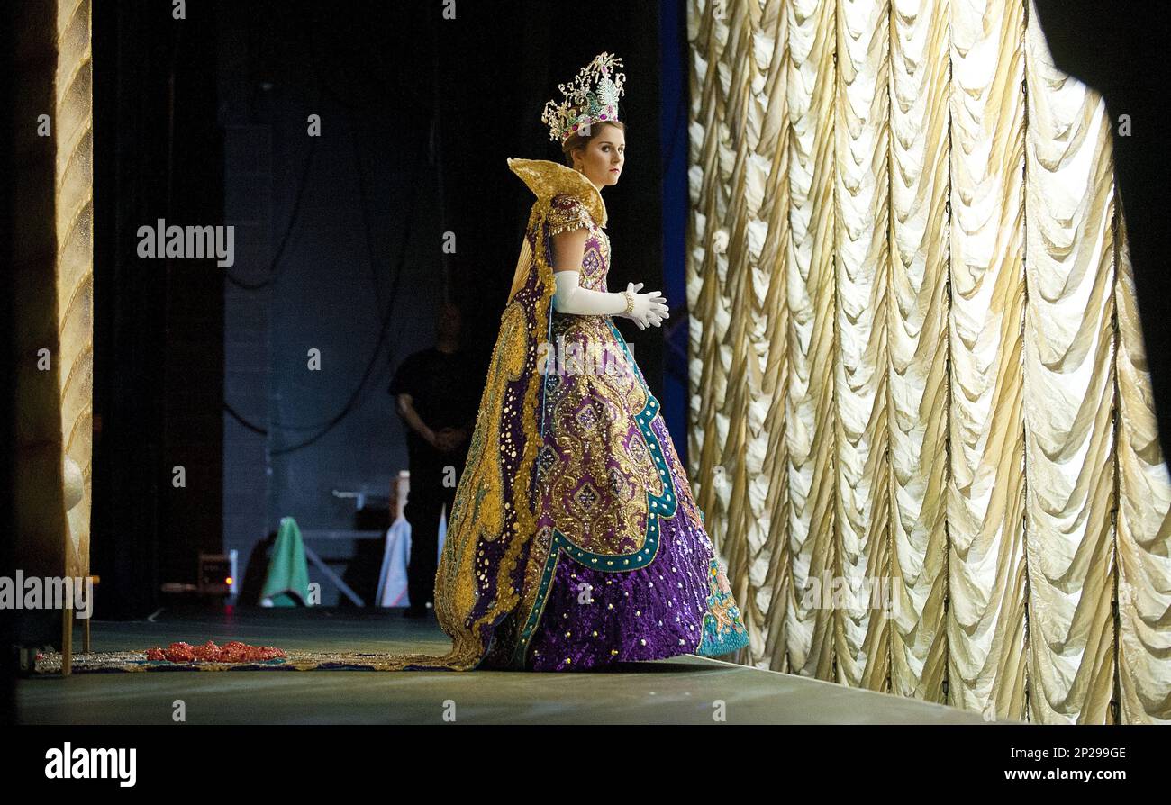 Madeline Shirley Wynne, the 2015 Texas Rose Festival Queen, waits ...