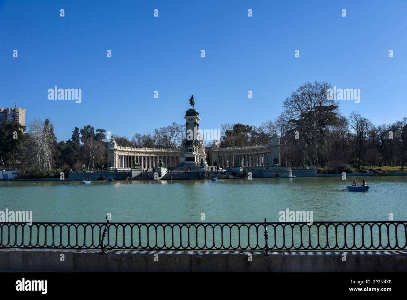 El parque del retiro o parque del buen retiro immagini e fotografie ...